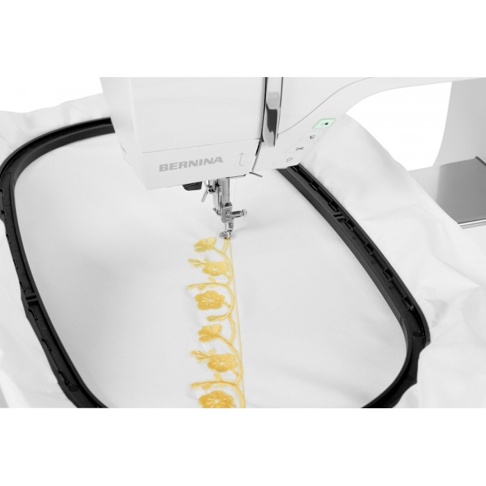 Bernina 700 - Embroidery machine complete with embroidery unit