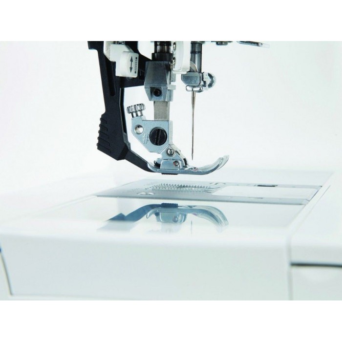 Singer Featherweight C240 Electronic Sewing Machine